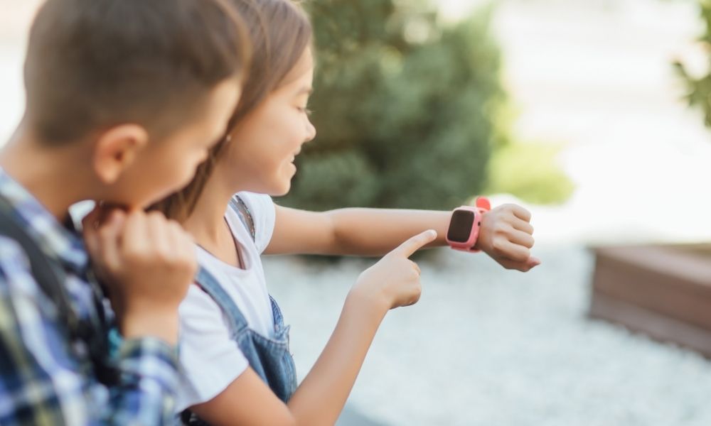 Smart Watches: Ideal for Kids Who Aren’t Ready for a Phone – The Angel ...